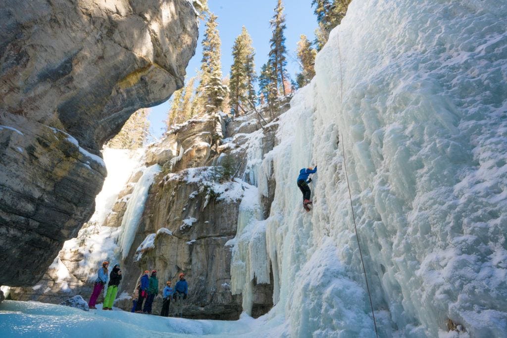 Things to Do in Jasper National Park in Winter – Bearfoot Theory