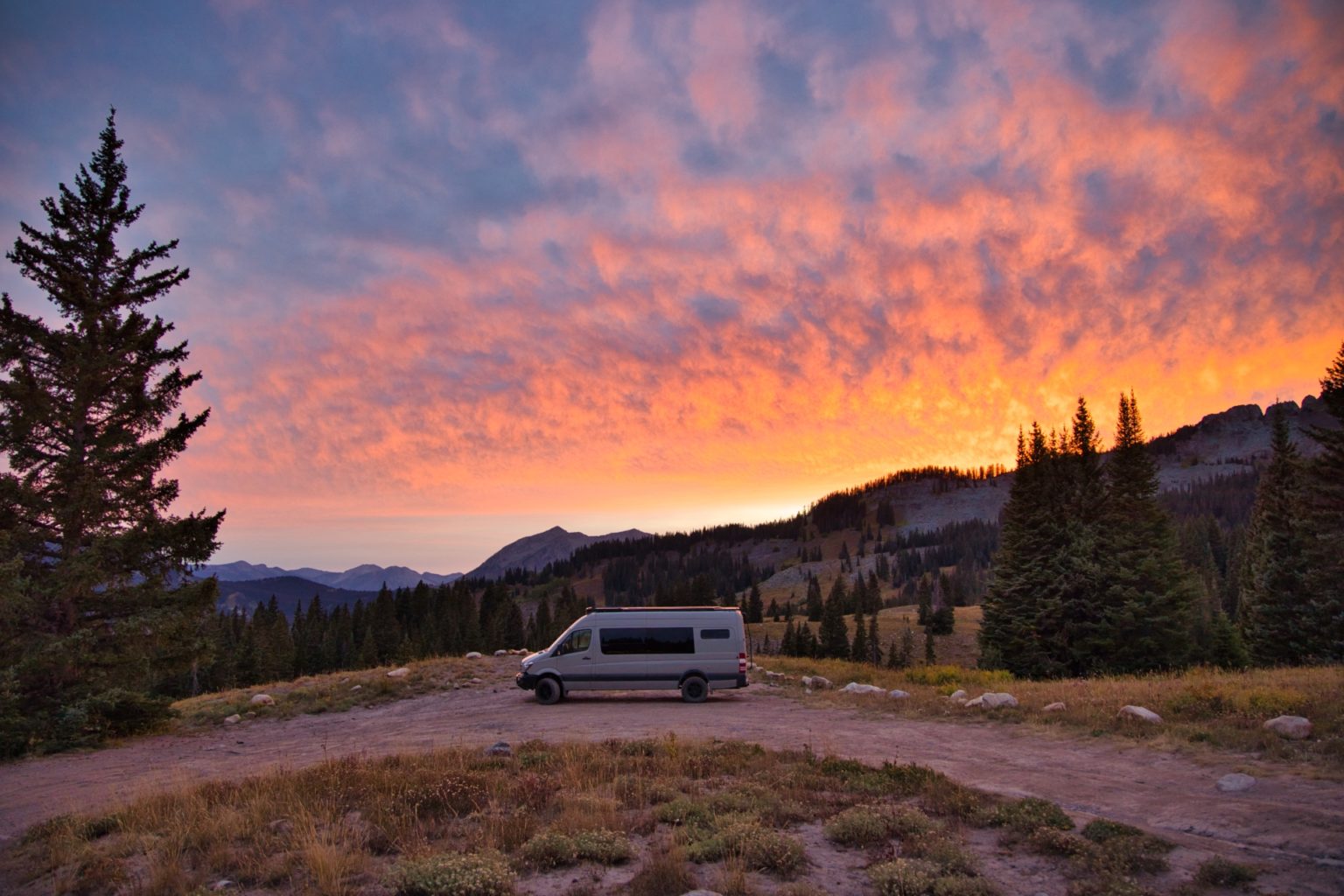 Van Life Blog - Complete Guide on How to Do Van Life