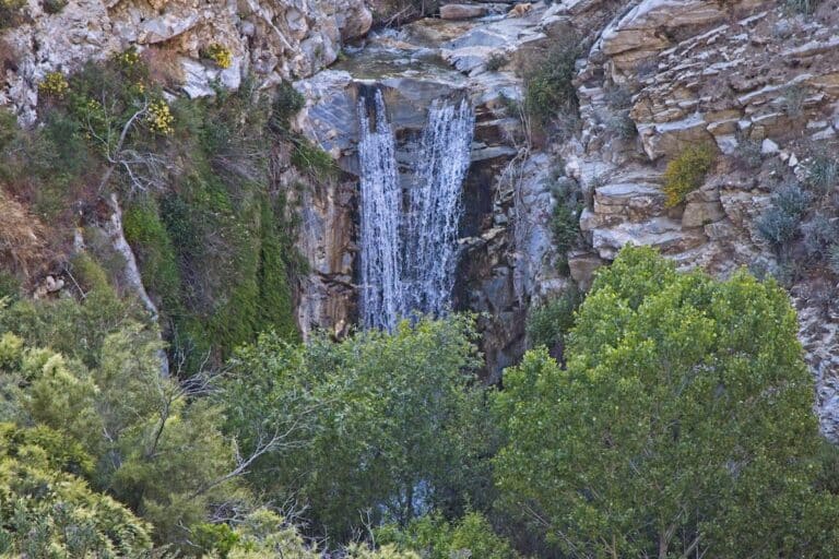 6 Best Waterfall Hikes in Los Angeles – Bearfoot Theory